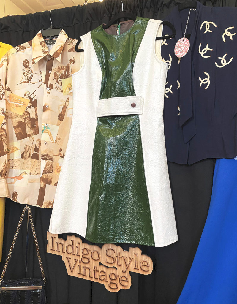 Same Place, New Faces At Threadbare Show ‹ Antiques And The Arts Weekly