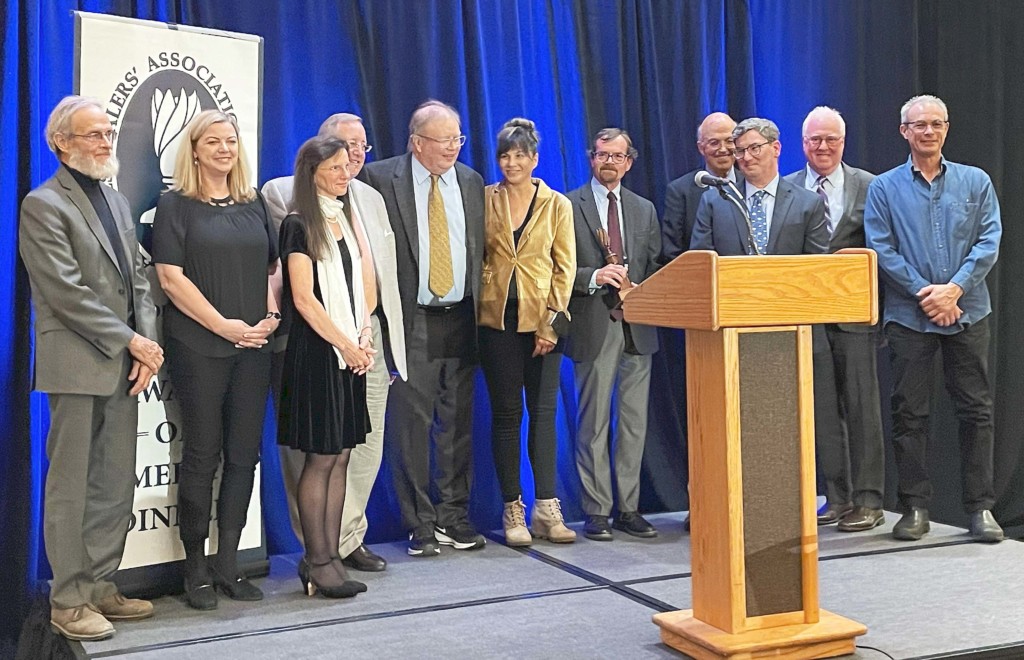 ADA Dealers Raise A Glass To The Chipstone Foundation - Antiques And ...
