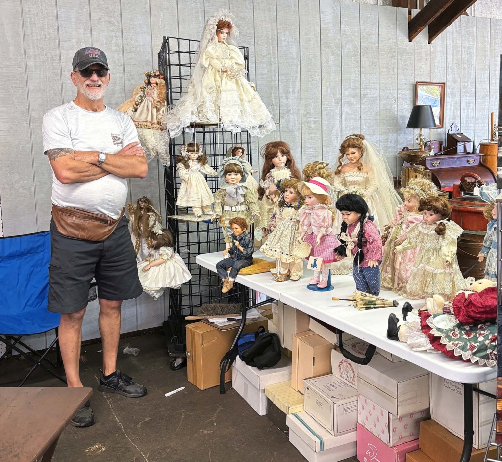 Brimfield North Draws Hundreds Of Exhibitors & Thousands Of Shoppers ...