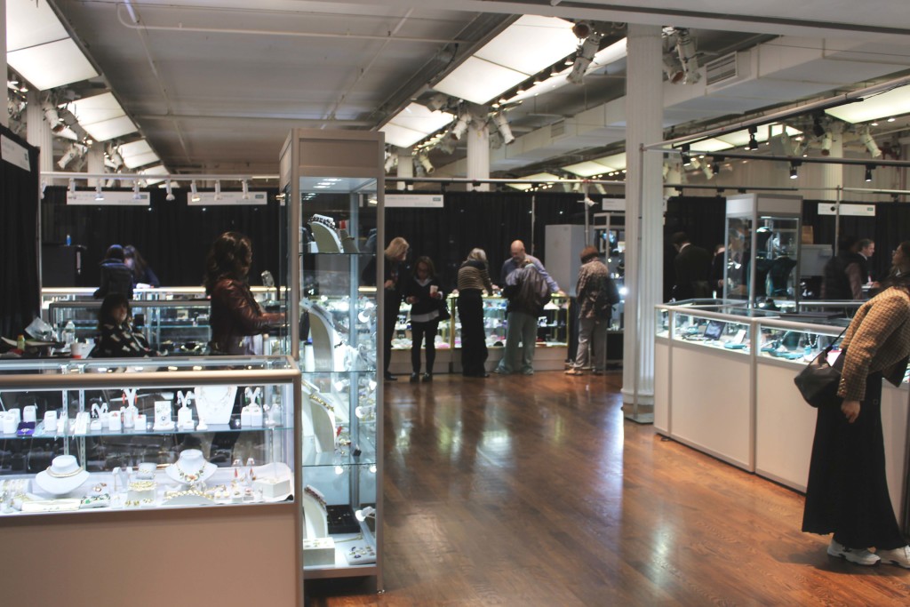 Travel Around The World With NYC Jewelry & Watch Show - Antiques And ...